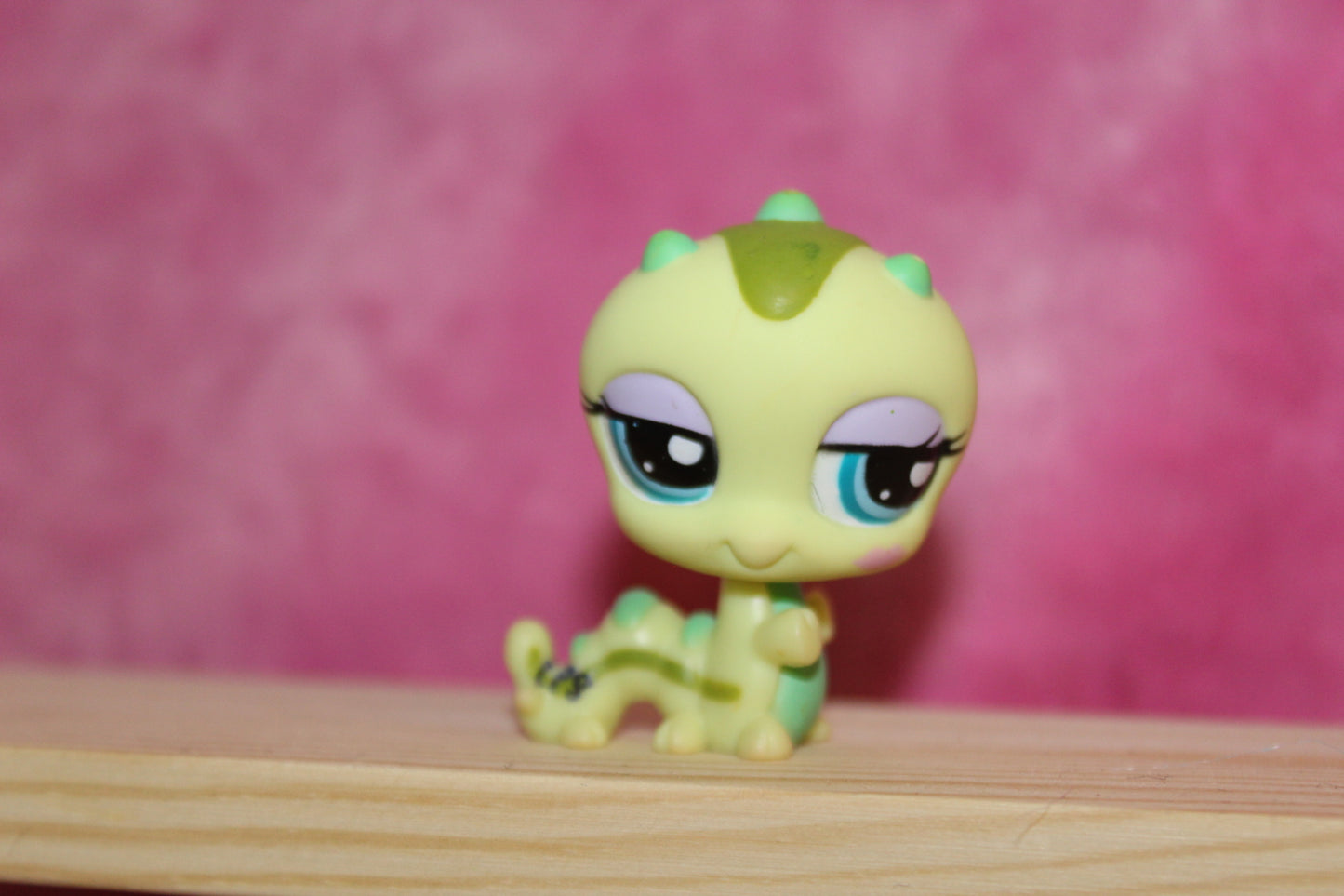 Authentic Blemished LPS Caterpillar Bug – LPSSmoothie